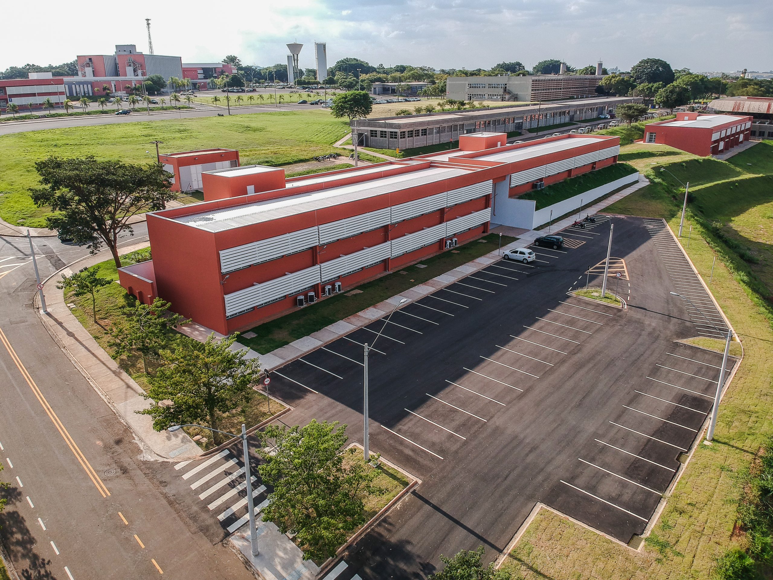 Revista Ensino Superior | FHO lança livro em comemoração aos 50 anos